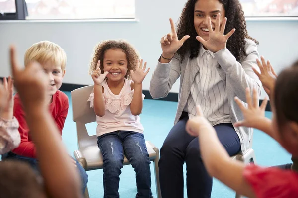 Kids learning circle Stock Photos, Royalty Free Kids learning circle ...