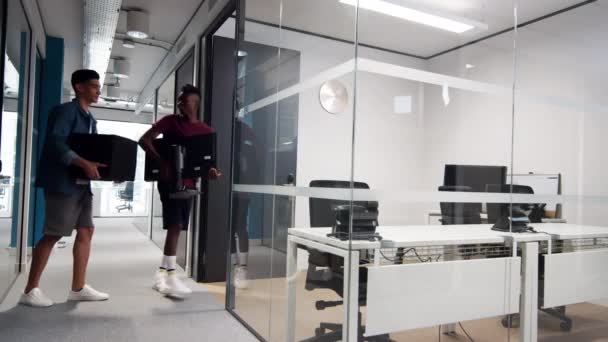 2,793 Men carrying Stock Videos, 4K & HD Footage | Depositphotos