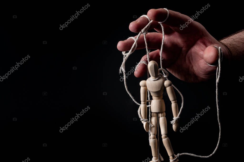 Empleador manipulando al empleado, manipulación emocional y obedecer el ...