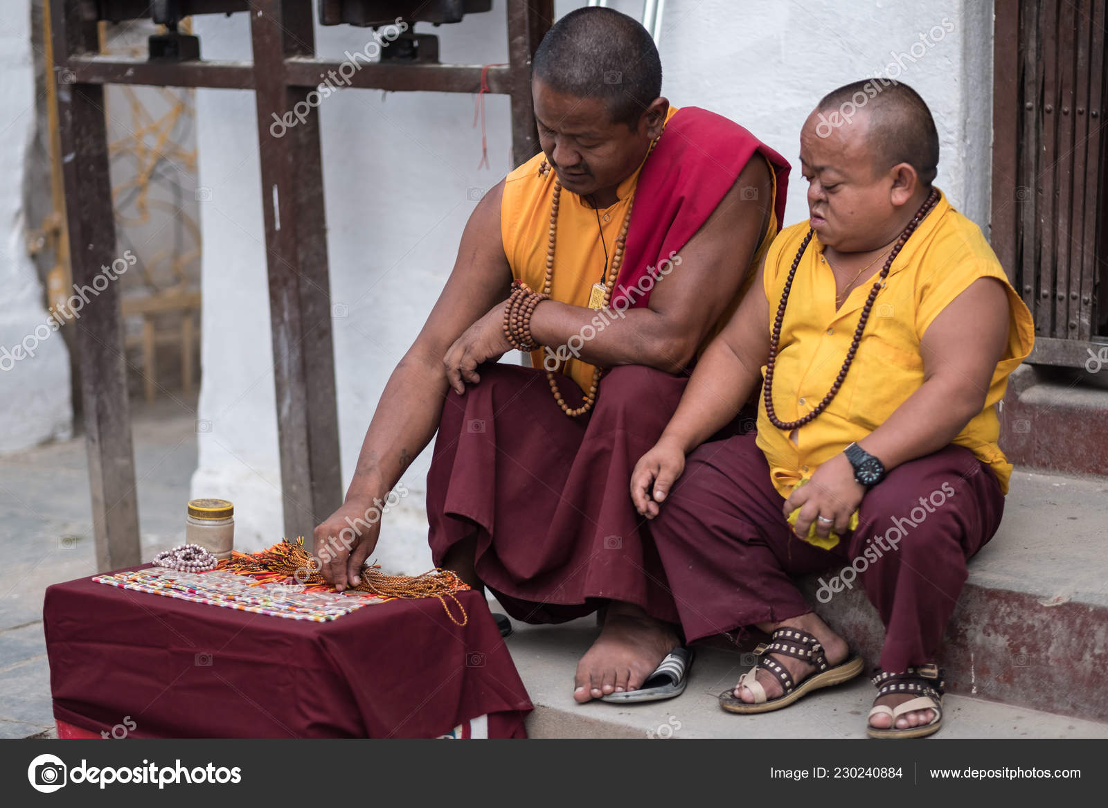 Two monks sold stuff at Boudhanath Stupa in Kathmandu, Nepal — Stock ...