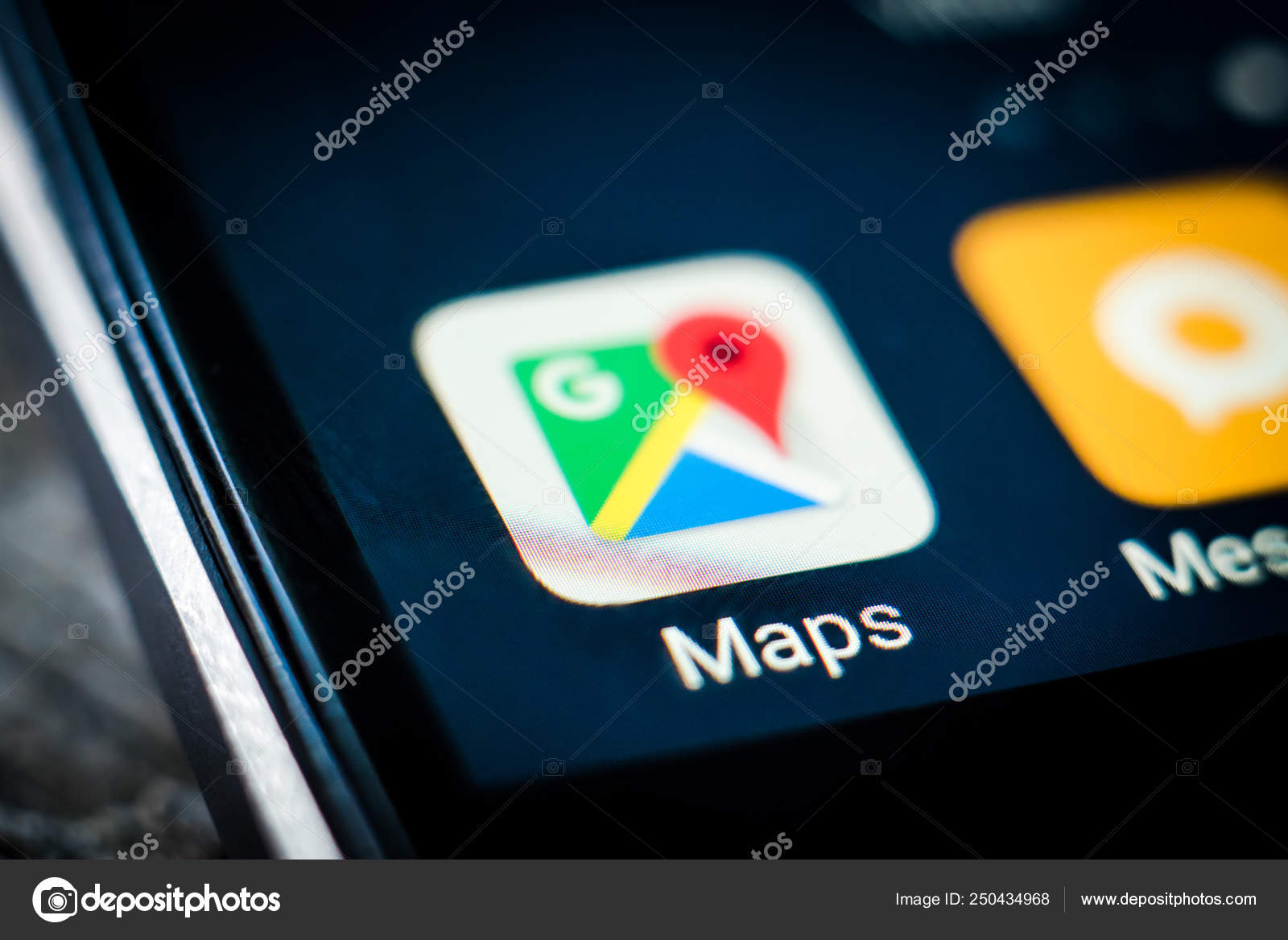 Icono de aplicación google maps — Foto editorial de stock © GekaSkr #250434968