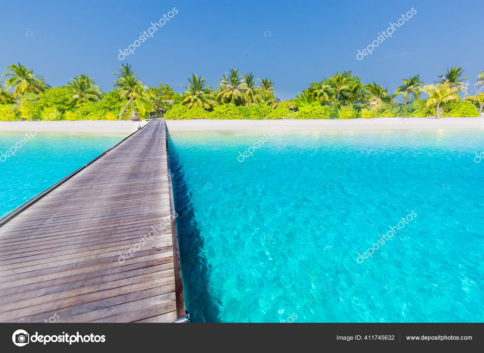 Luxury Beach Resort Jetty Lagoon Maldives Resort Island Sunny Day Stock ...