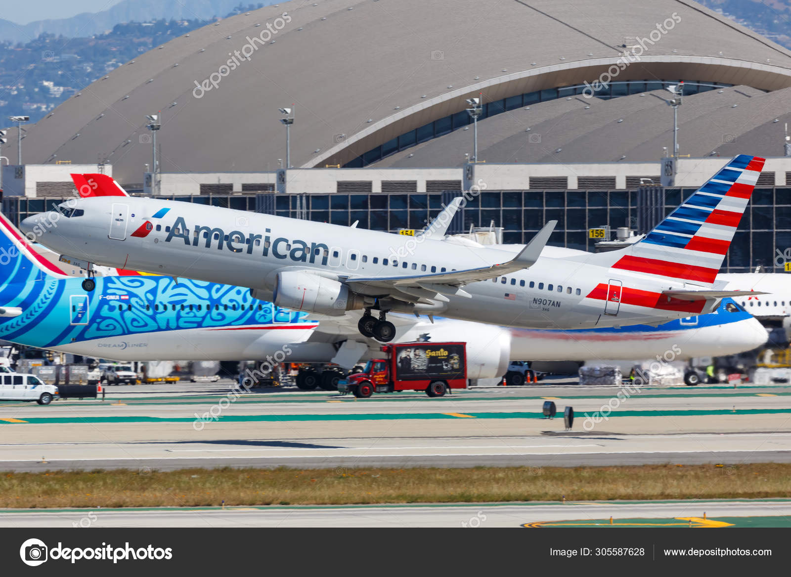 Avión American Airlines Boeing 737-800 aeropuerto de Los Ángeles — Foto ...