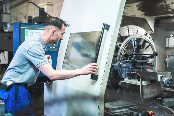 Cnc machinist Stock Photos, Royalty Free Cnc machinist Images ...