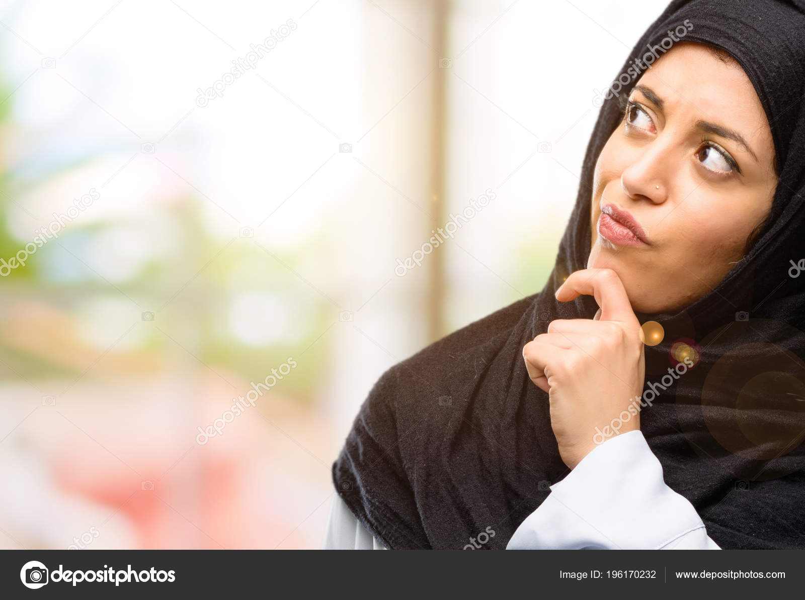 Young Arab Woman Wearing Hijab Thinking Thoughtful Smart Face — Stock ...