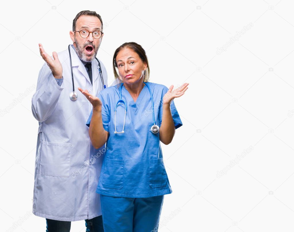 Médicos hispanos de mediana edad se asocian con parejas que usan ...