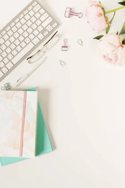 ᐈ Desktop stock pictures, Royalty Free feminine desktop backgrounds ...