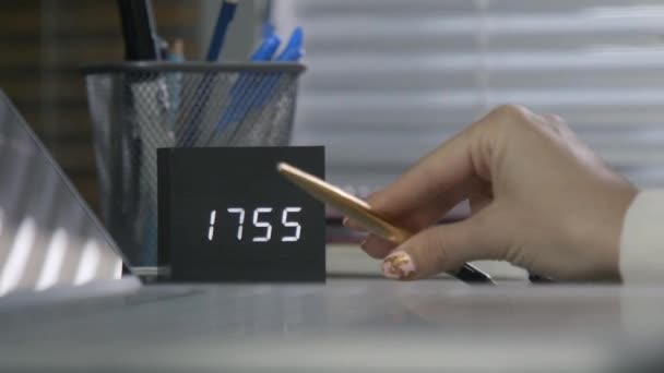 1,527 Business waiting watch Videos, Royalty-free Stock Business ...