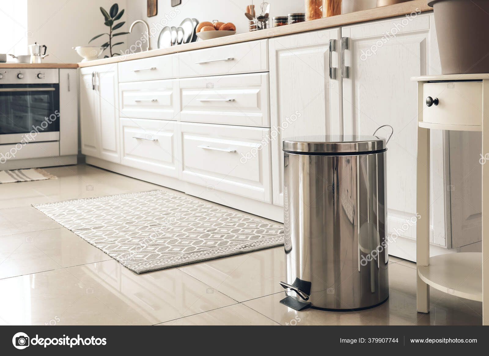 Clean Trash Bin Modern Kitchen Stock Photo by ©serezniy 379907744