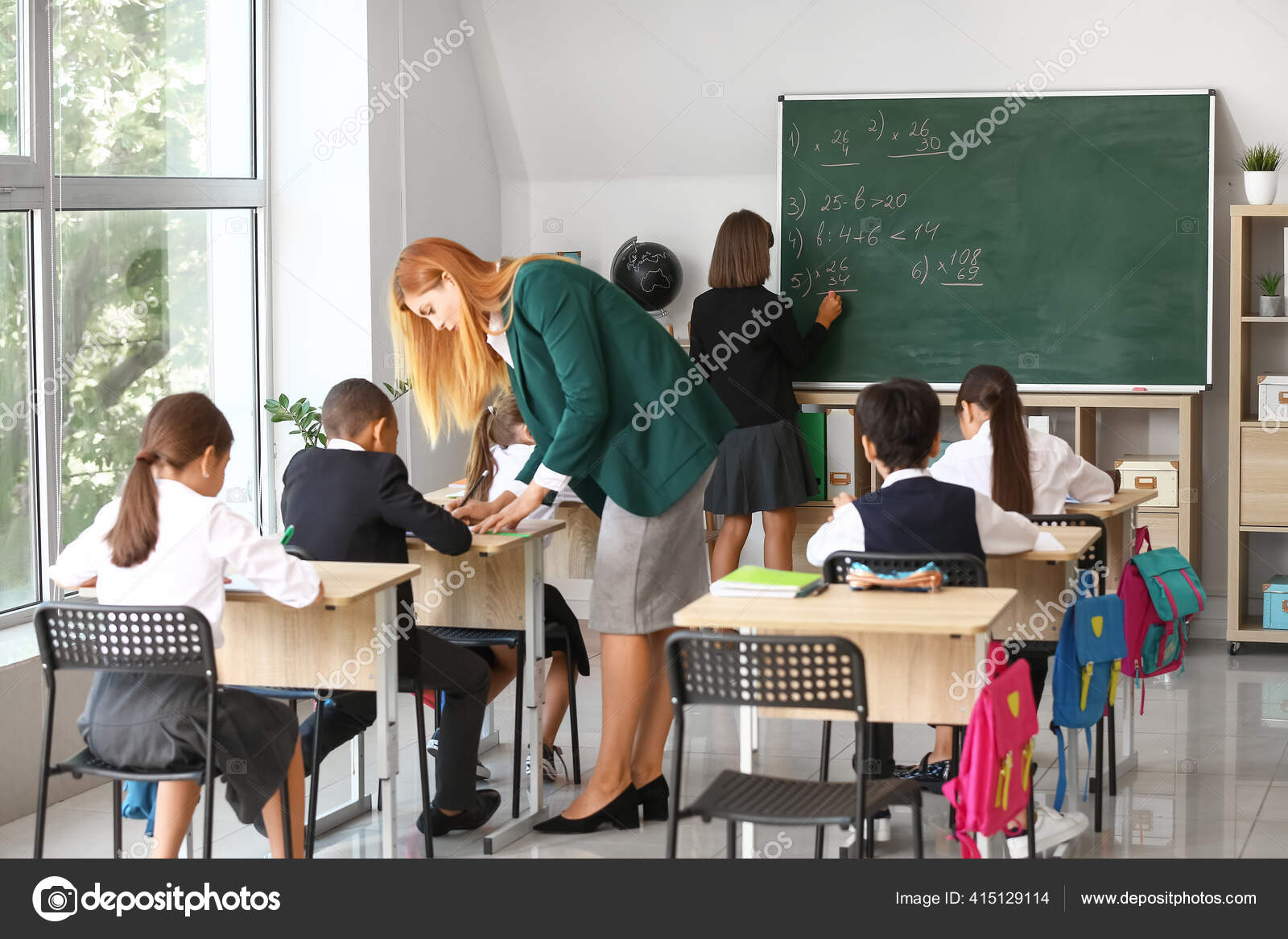Teacher Conducting Lesson Classroom — Stock Photo © serezniy #415129114