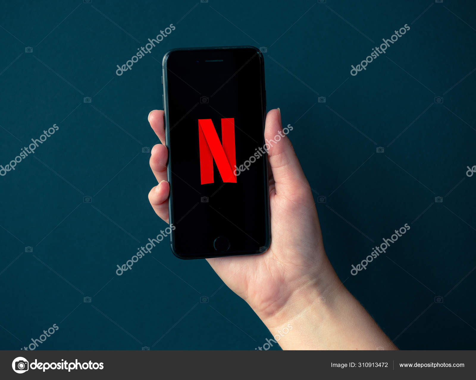 Apple iPhone 8 with Netflix Logotype on a Screen — Stock Editorial ...