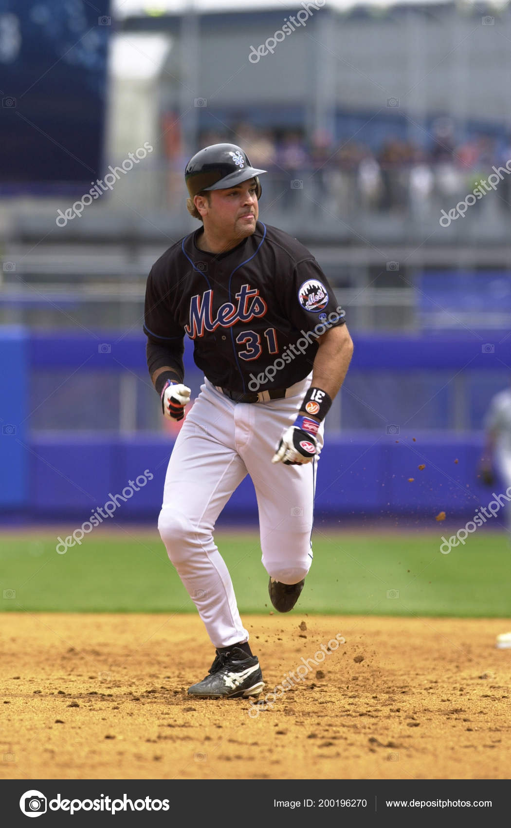 Mike Piazza Hall Fame Catcher New York Mets Game Action – Stock ...