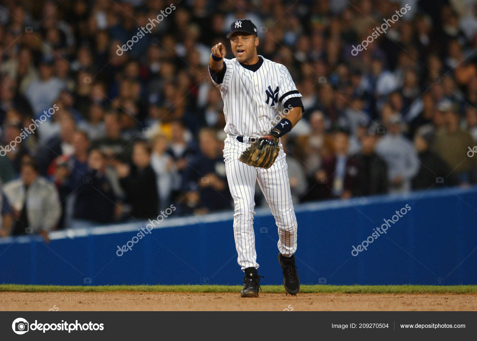 Derek Jeter Shortstop New York Yankees Game Action Regular Major ...
