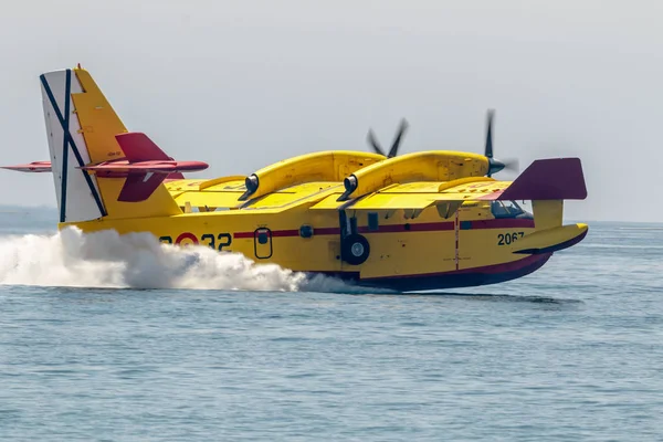 Small amphibious aircraft Stock Photos, Royalty Free Small amphibious ...