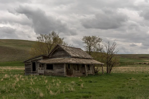 Creepy barn Stock Photos, Royalty Free Creepy barn Images | Depositphotos