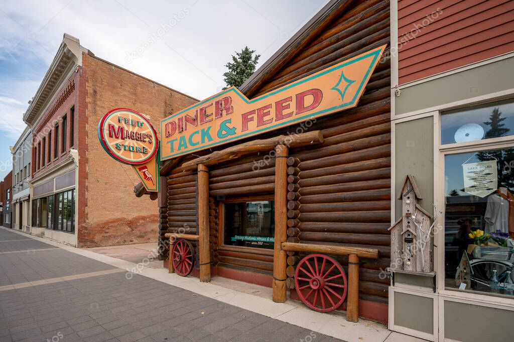High River, Alberta - 31 de agosto de 2020: Maggie 's Diner en el ...