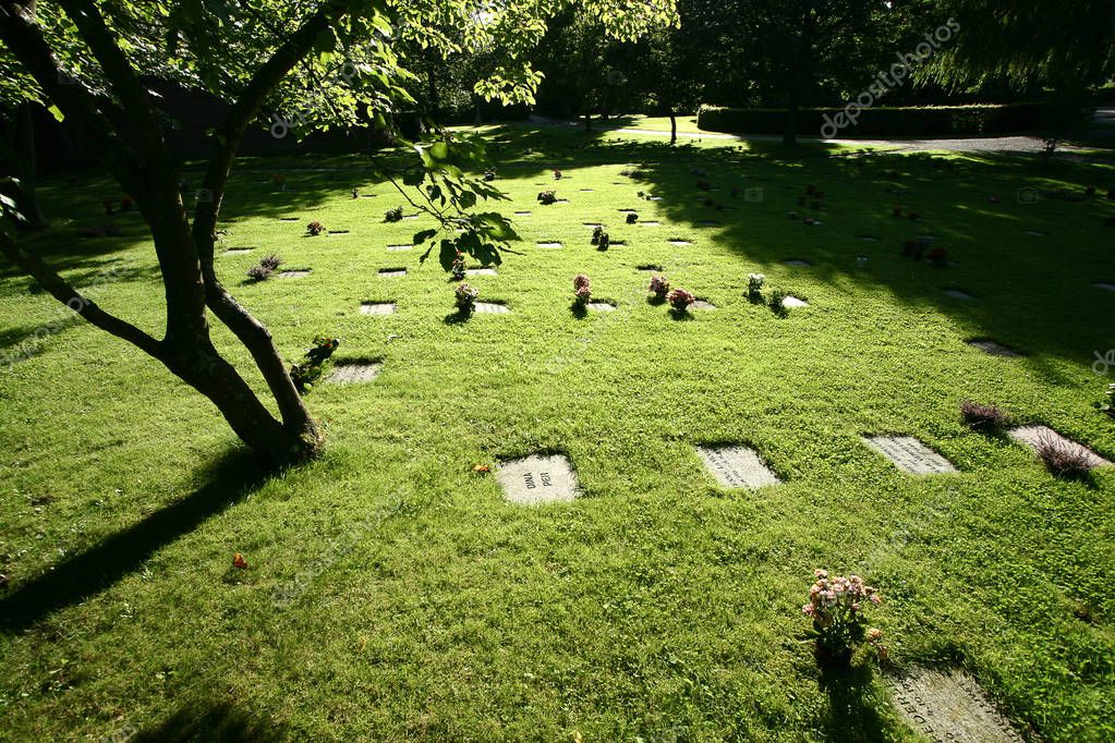 Cementerio de las tumbas en Dinamarca 2024