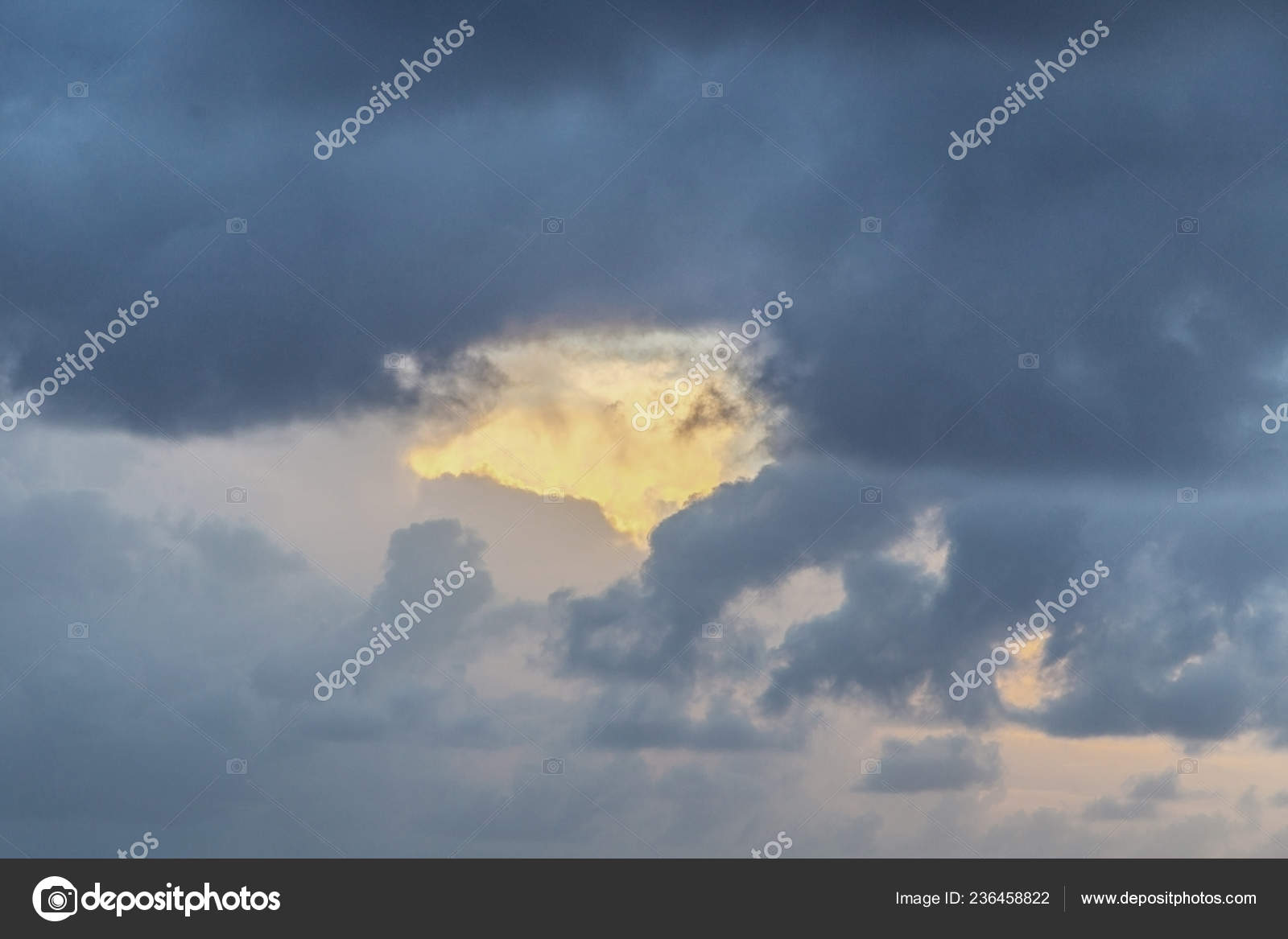 Cloudy Skys Beautiful Sunset Bad Weather — Stock Photo © Hackman #236458822