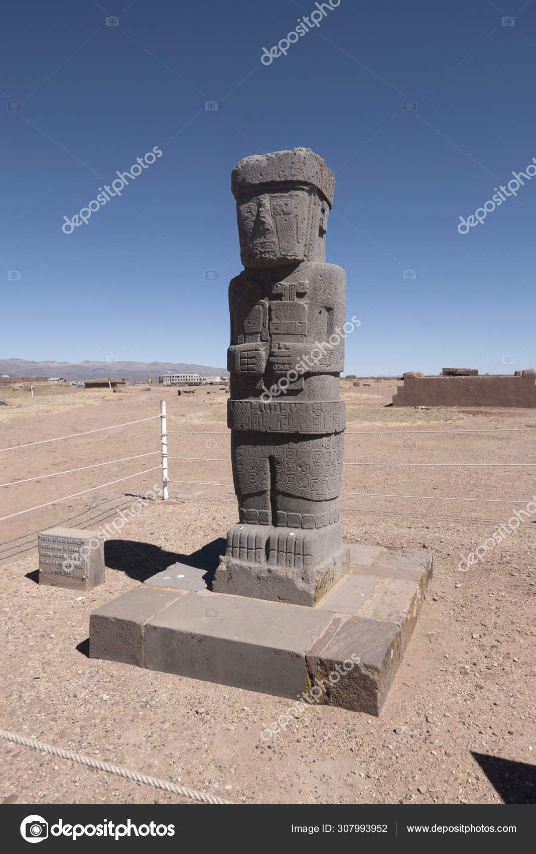Ponce Monolith in Sud Yungas (La Paz, Bolivia): fotografía de stock ...
