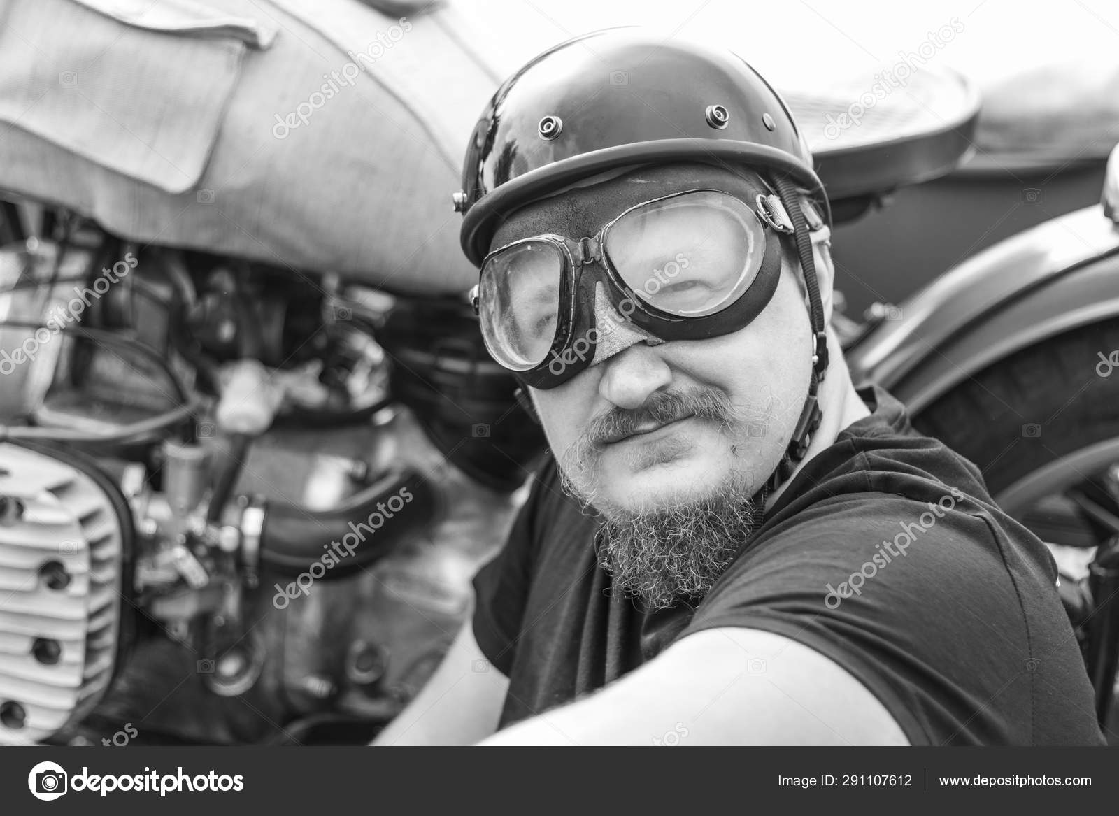 Portrait Biker Man Mustache Beard — Stock Photo © fotolubitel2017 ...