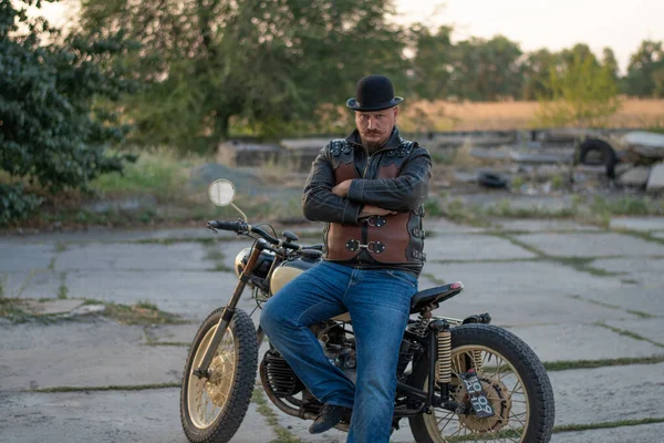 Sexy motard homme fotos de stock, imágenes de Sexy motard homme sin ...