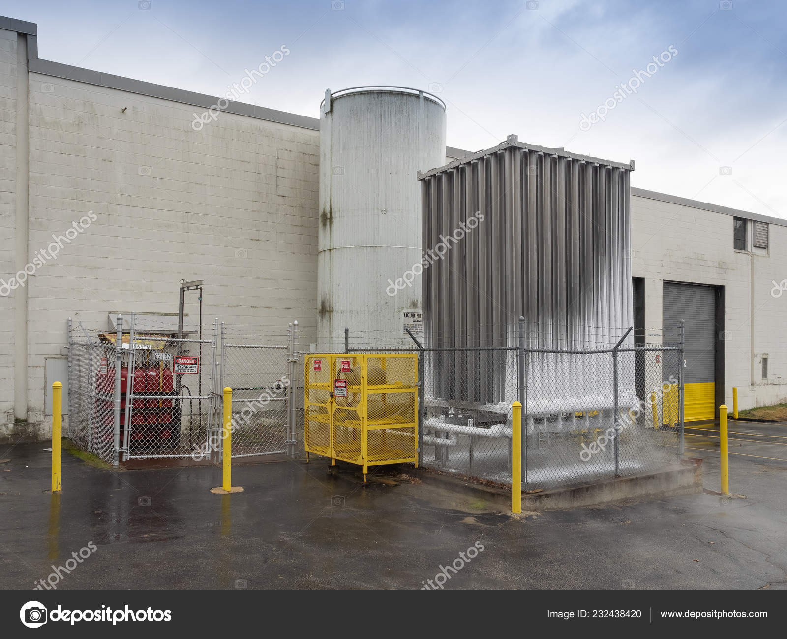 Outdoor Refrigeration Back Pharmaceutical Manufacturing Plant — Stock ...