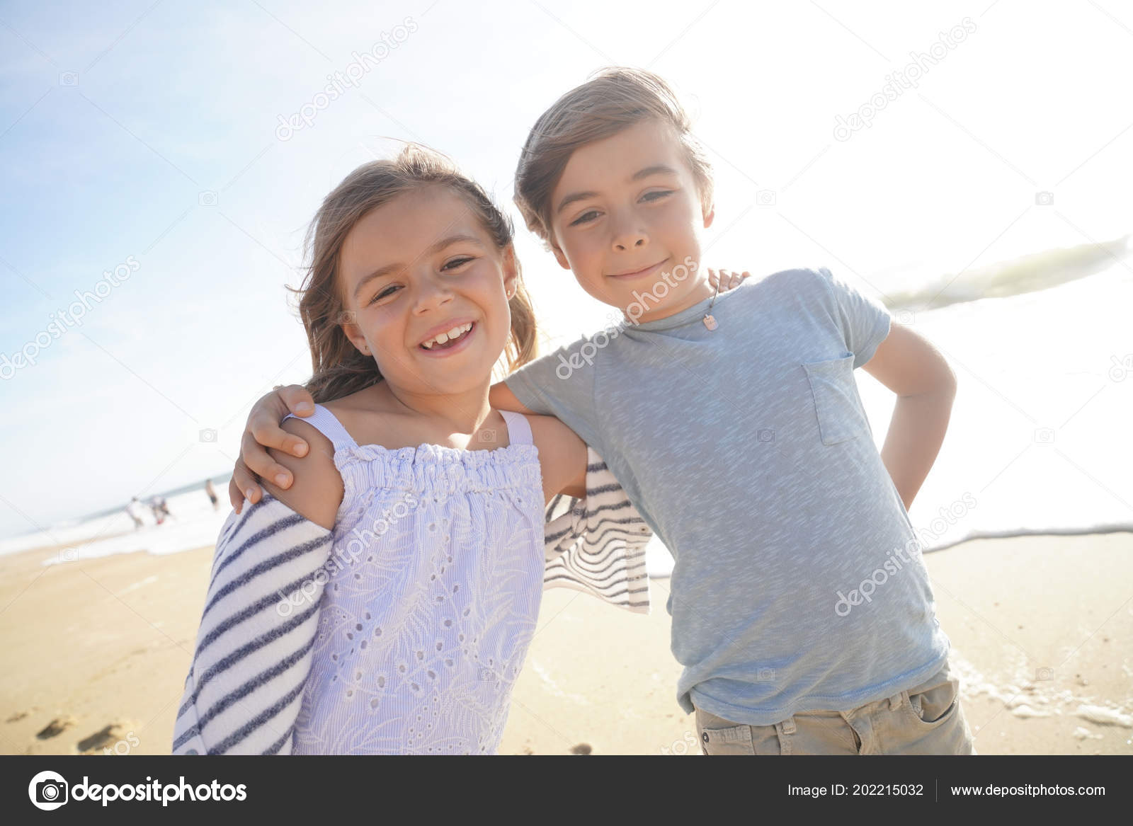 Portrait Happy Kids Beach — Stock Photo © Goodluz #202215032