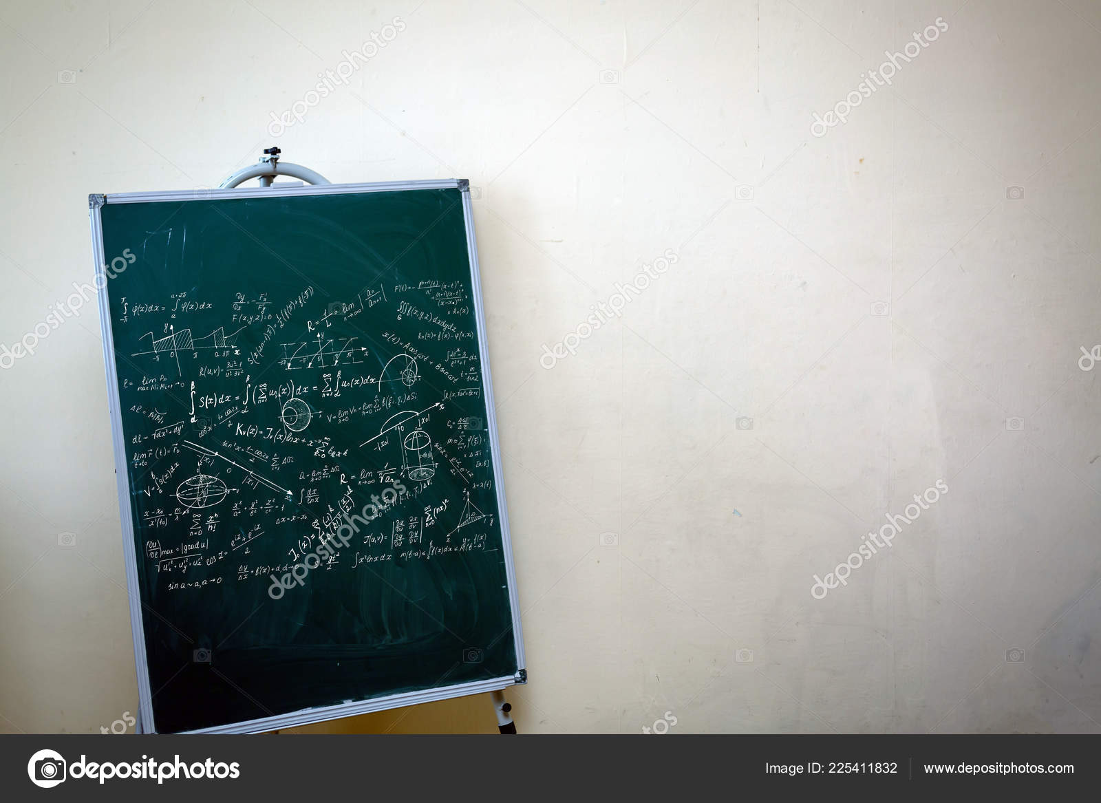 Pizarra Verde Fórmula Pizarra Con Fórmulas Dibujos — Foto de stock ...