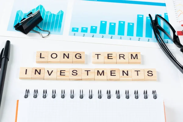Inversiones a largo plazo fotos de stock, imágenes de Inversiones a ...