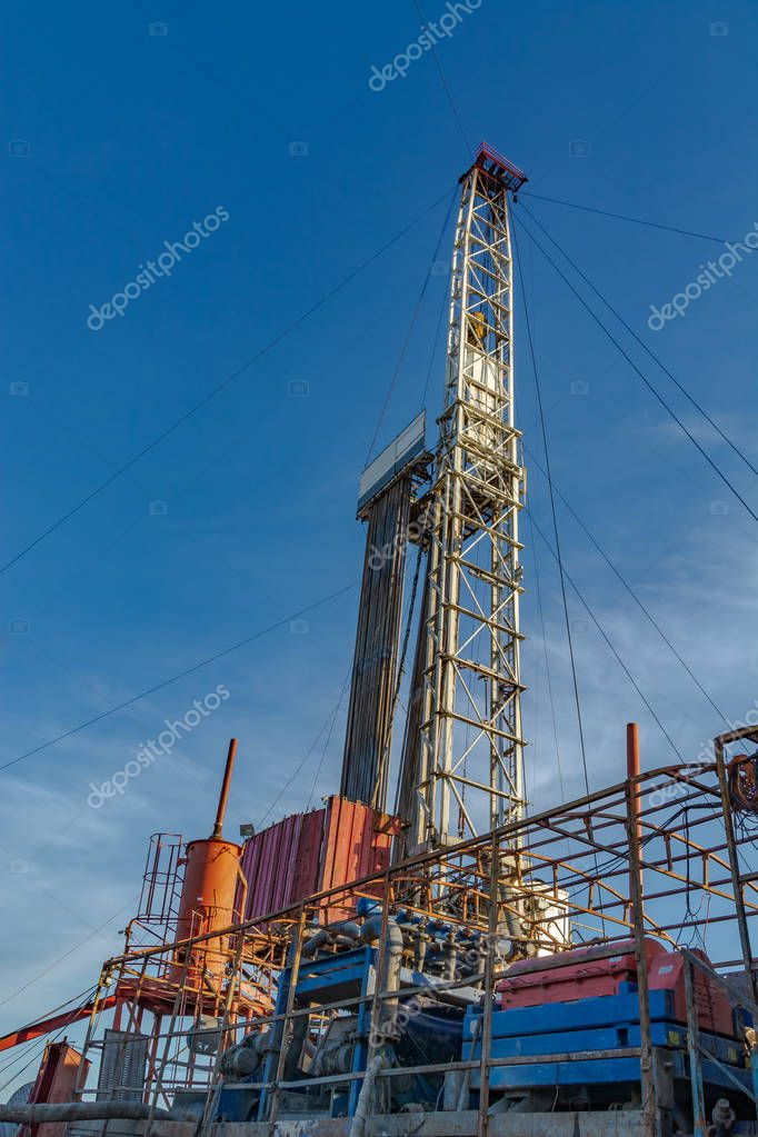 El diseño de la plataforma de perforación para la perforación profunda ...