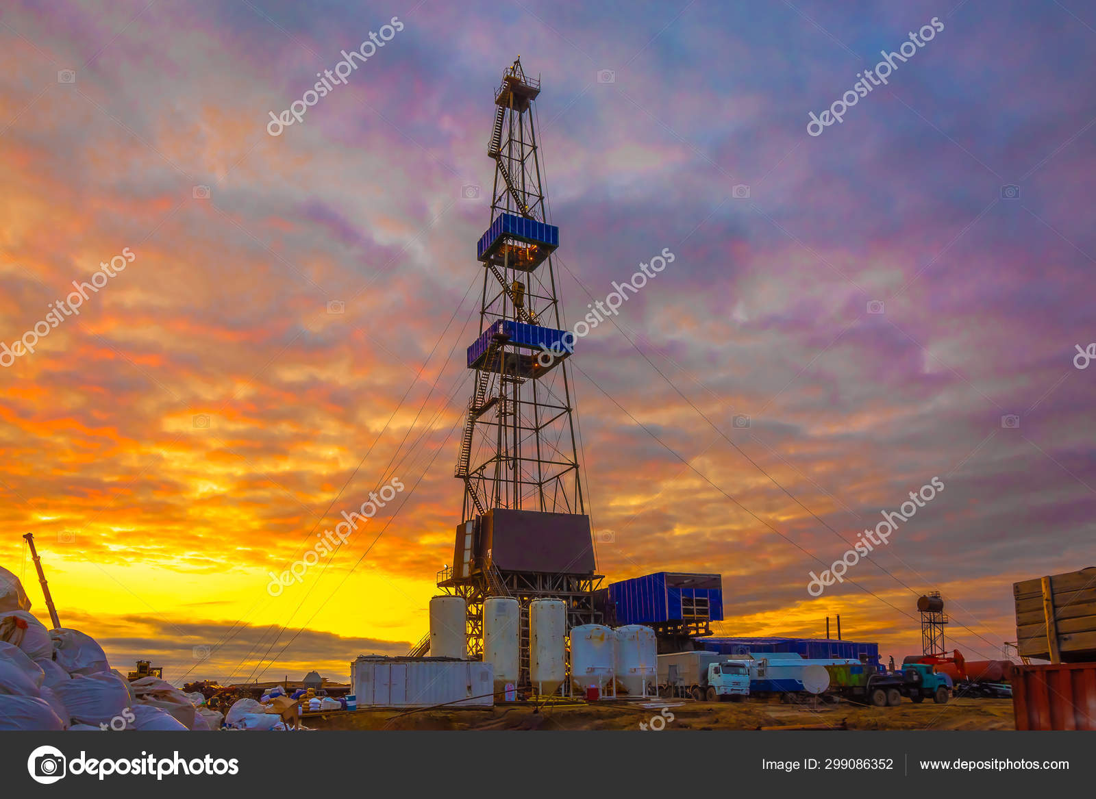 Drilling Rig Tower Tower Downstairs Drilling Equipment Deep Well Being ...