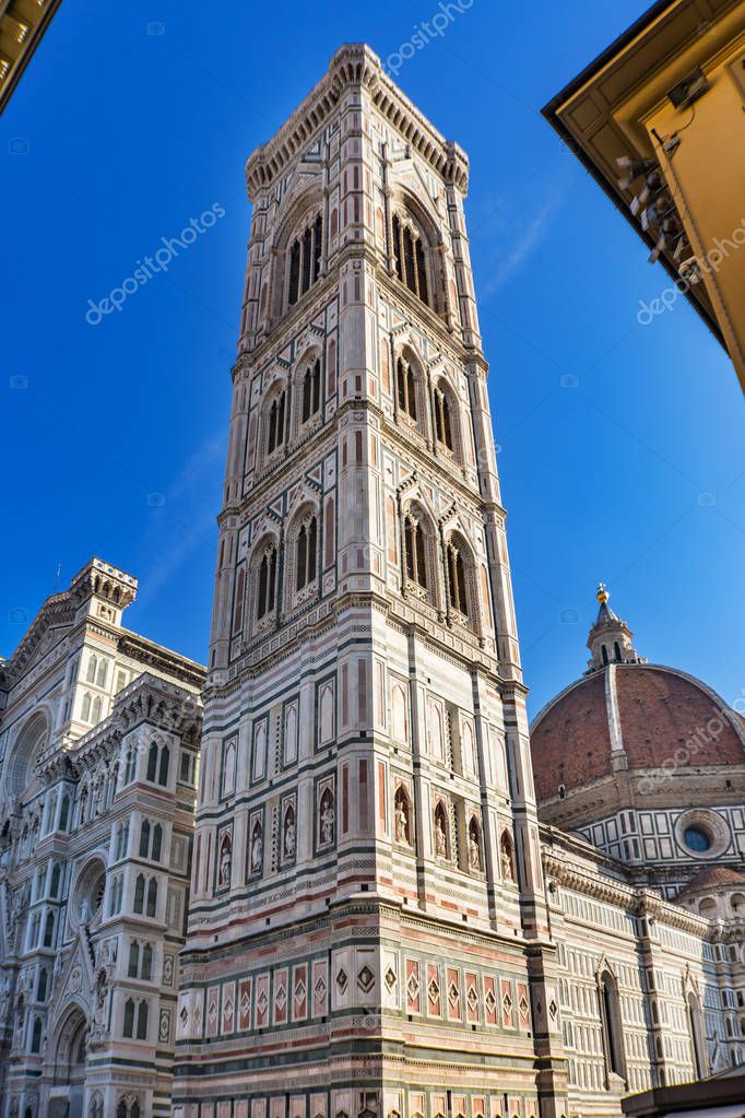 Campanile Campanile Catedral Catedral de Florencia Italia. Terminado el ...