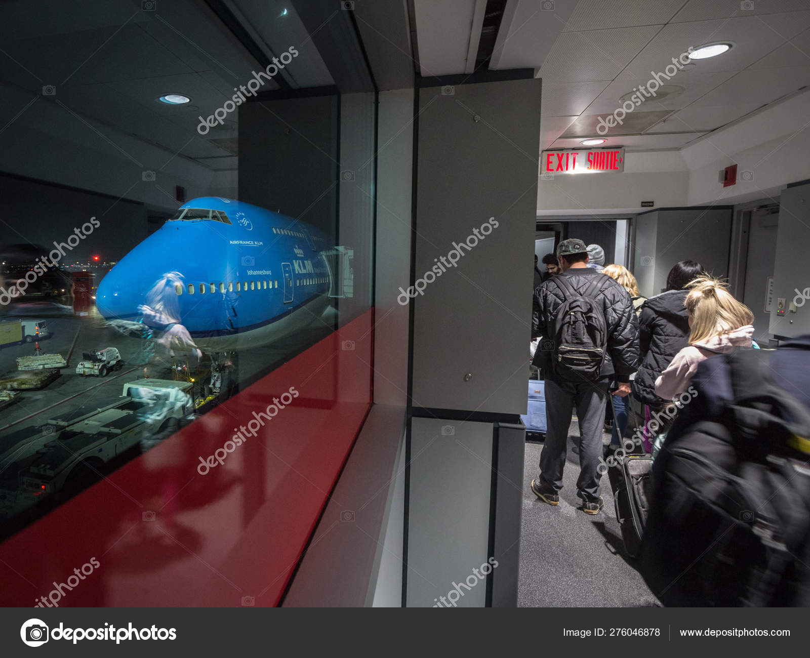 Toronto Canada November 2018 Passengers Boarding Boeing 747 400 Jumbo ...