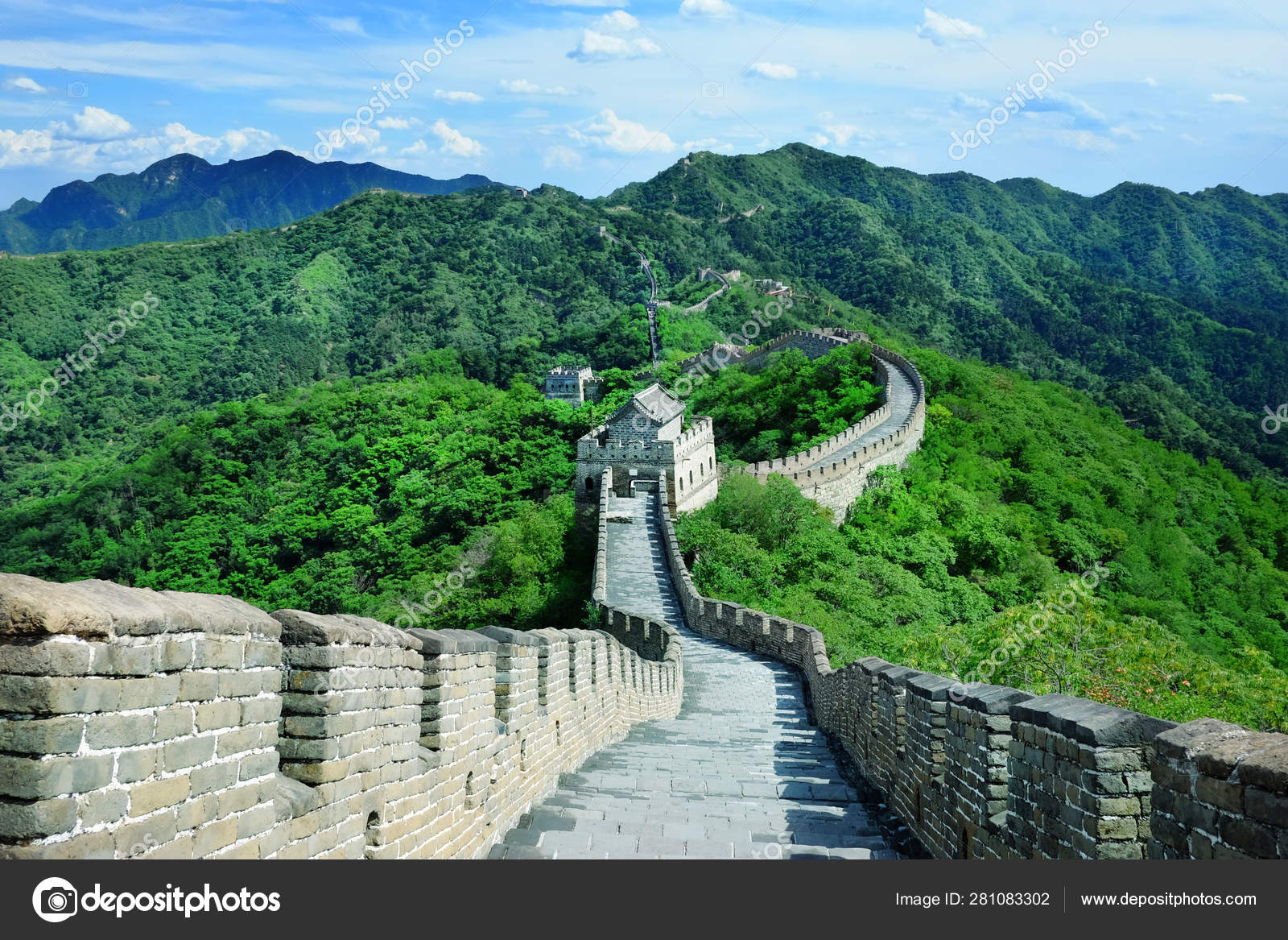 The Great Wall of China. A single guard tower on The Great Wall of ...