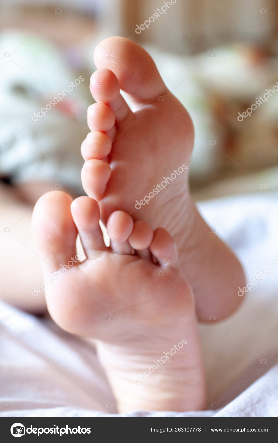 Men's toes, healthy toe nails — Stock Photo © mironovm #263107778