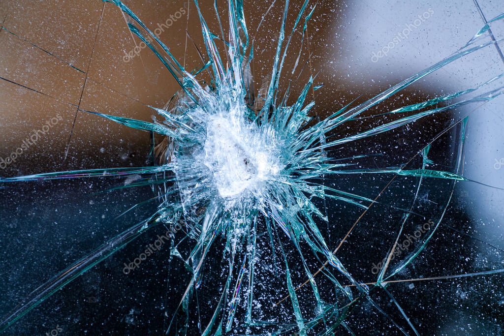 vidrio roto. Vidrio de coche agrietado por un accidente. Vidrio ...