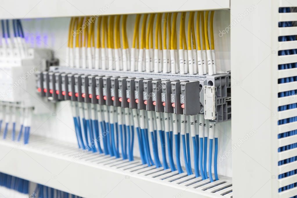 Tablero eléctrico cableado con terminales para máquina industrial 2022