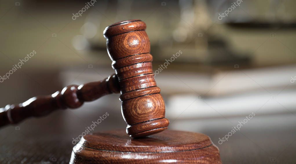 Símbolos legales en la oficina del abogado 2023