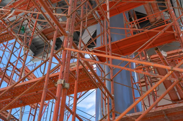 420 Steel lattice mast Pictures, Steel lattice mast Stock Photos ...