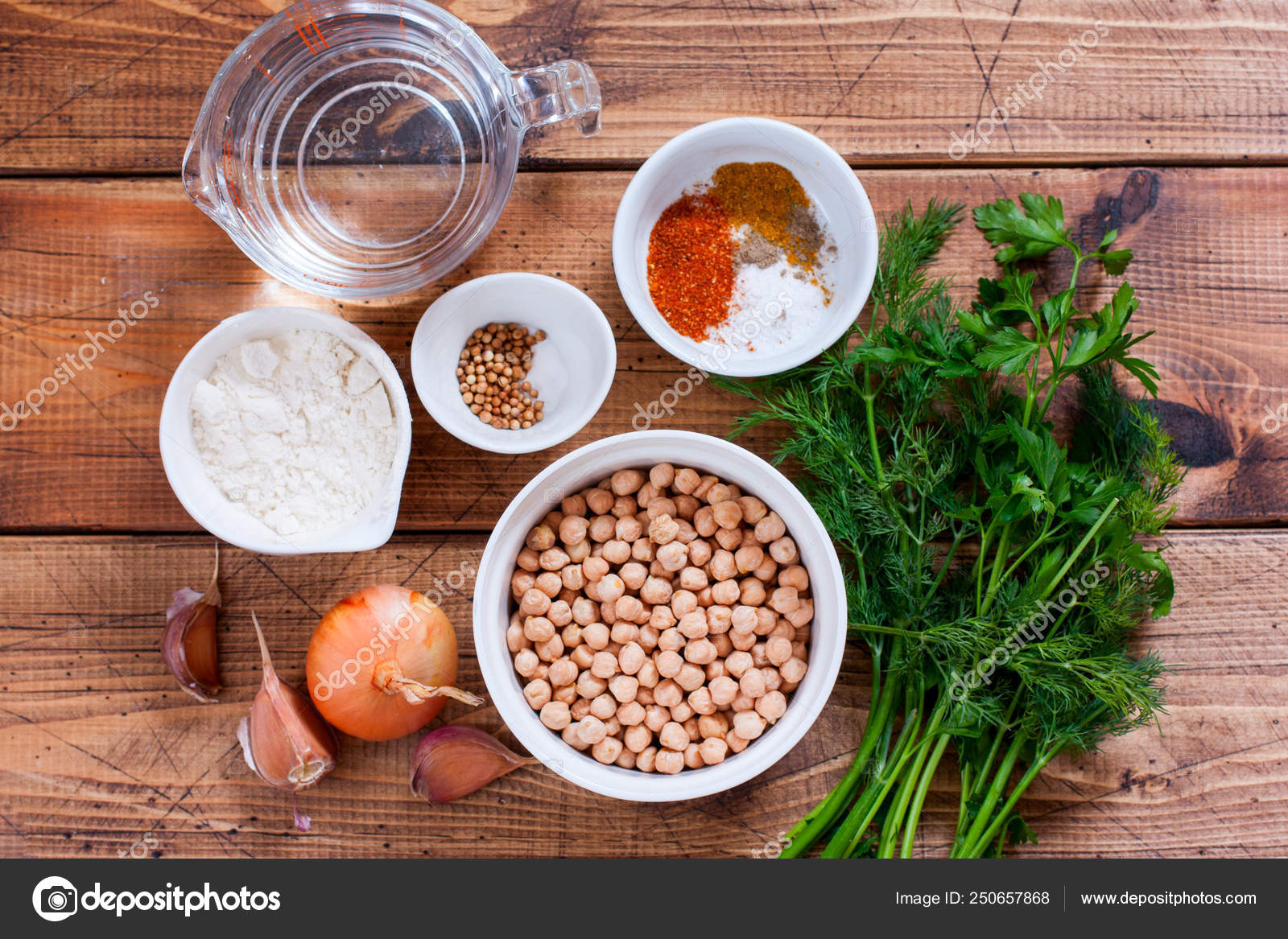Preparação gradual de grão de bico falafel - passo 1 - preparação de ...