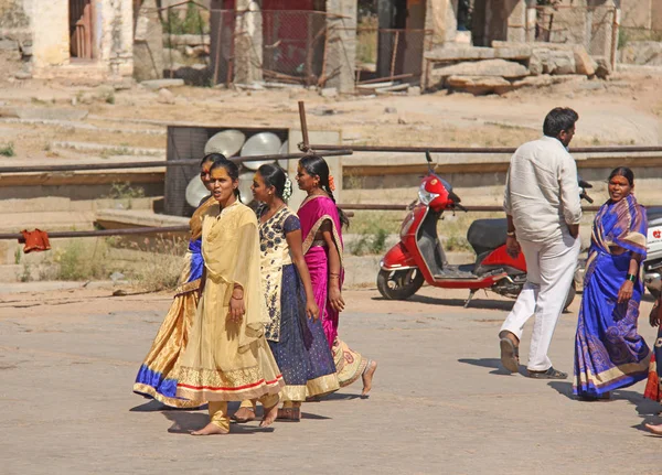 India people walking Stock Photos, Royalty Free India people walking ...