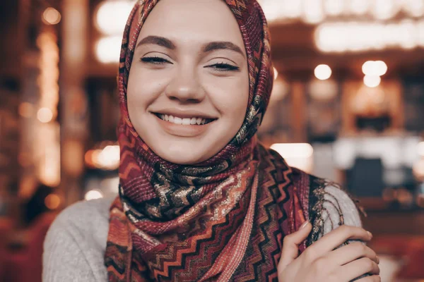 Arab girl Stock Photos, Royalty Free Arab girl Images | Depositphotos