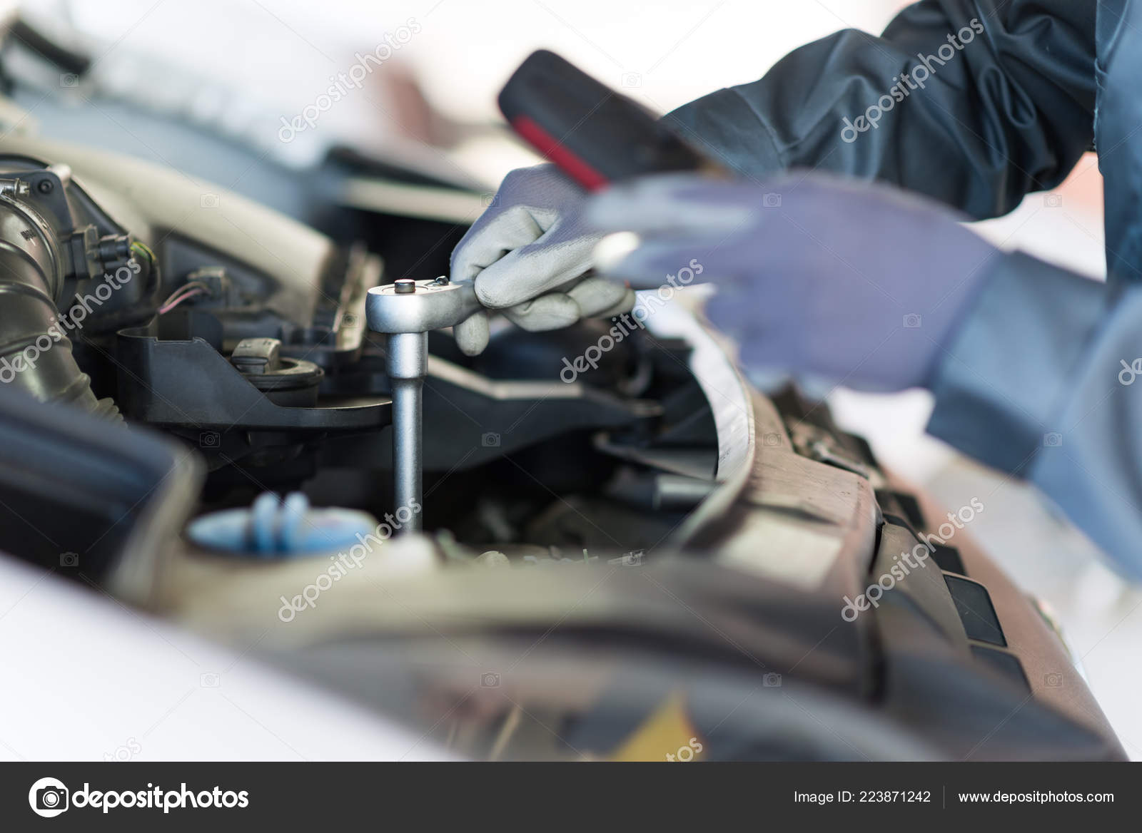 Mechanic Fixing Van Engine — Stock Photo © minervastock #223871242