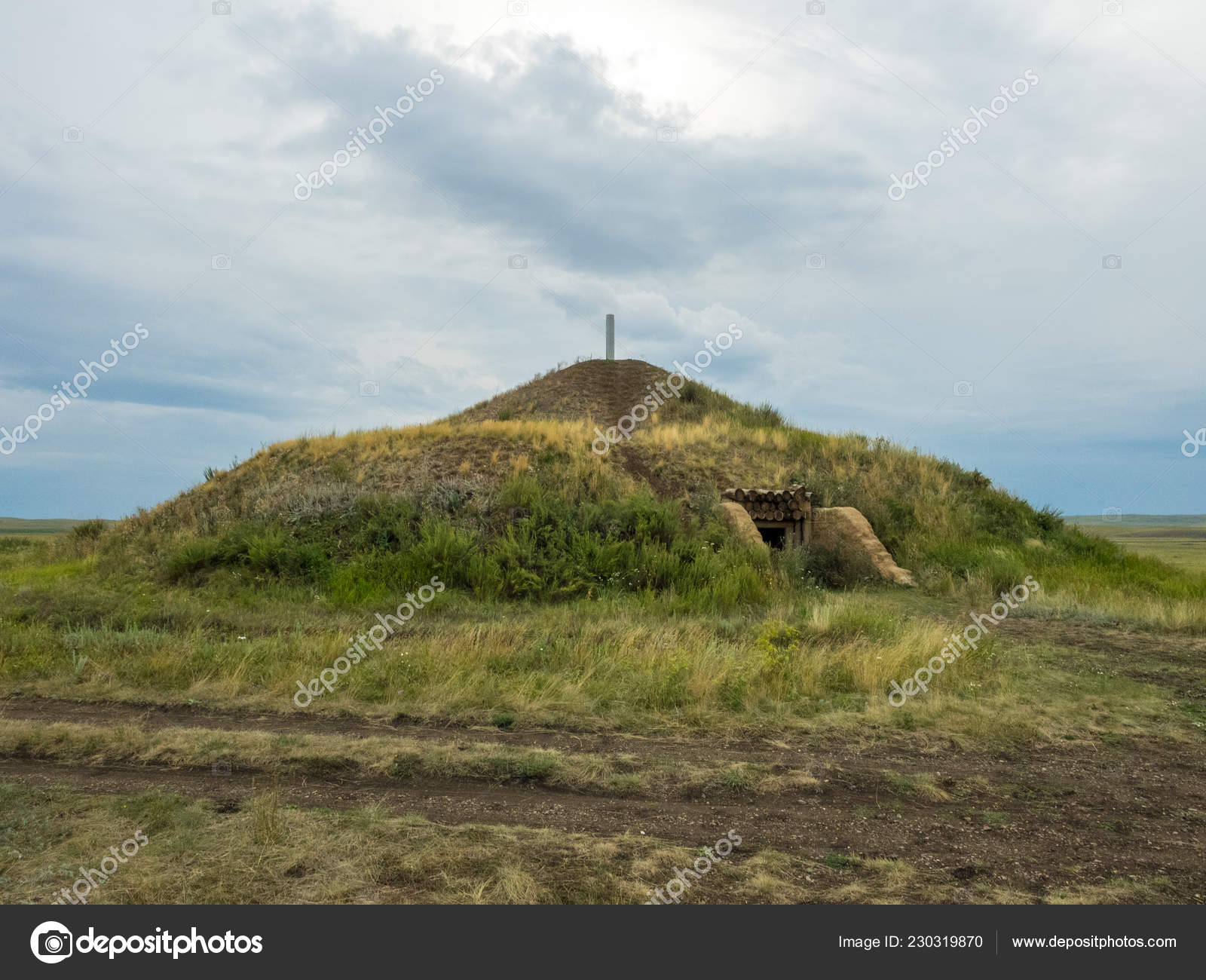 Ancient Muslim Tumulus Burial Mound — Stock Photo © Evgeniy_Bobkov ...