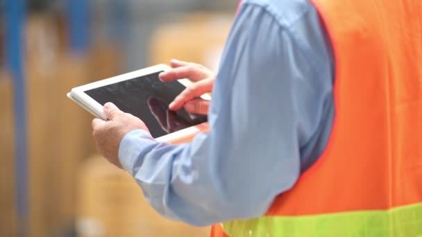 Quality Inspector Small Warehouse Senior Chinese Male Inspector ...