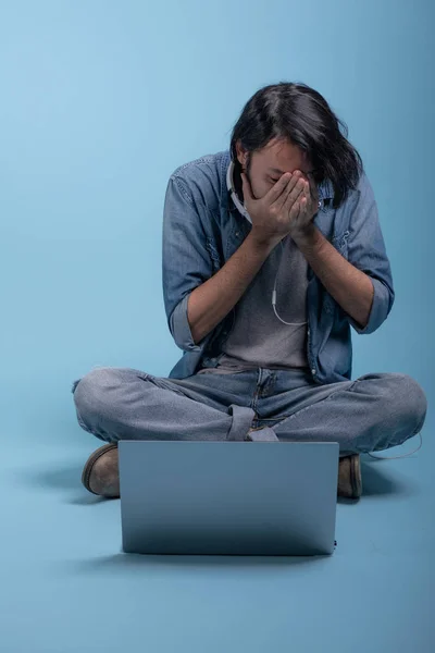 Frustrated computer user Stock Photos, Royalty Free Frustrated computer ...