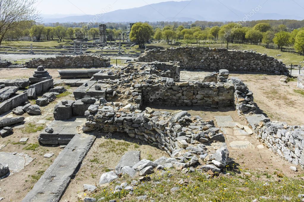 Antiguas ruinas en el sitio arqueológico de Filipos, Macedonia Oriental ...