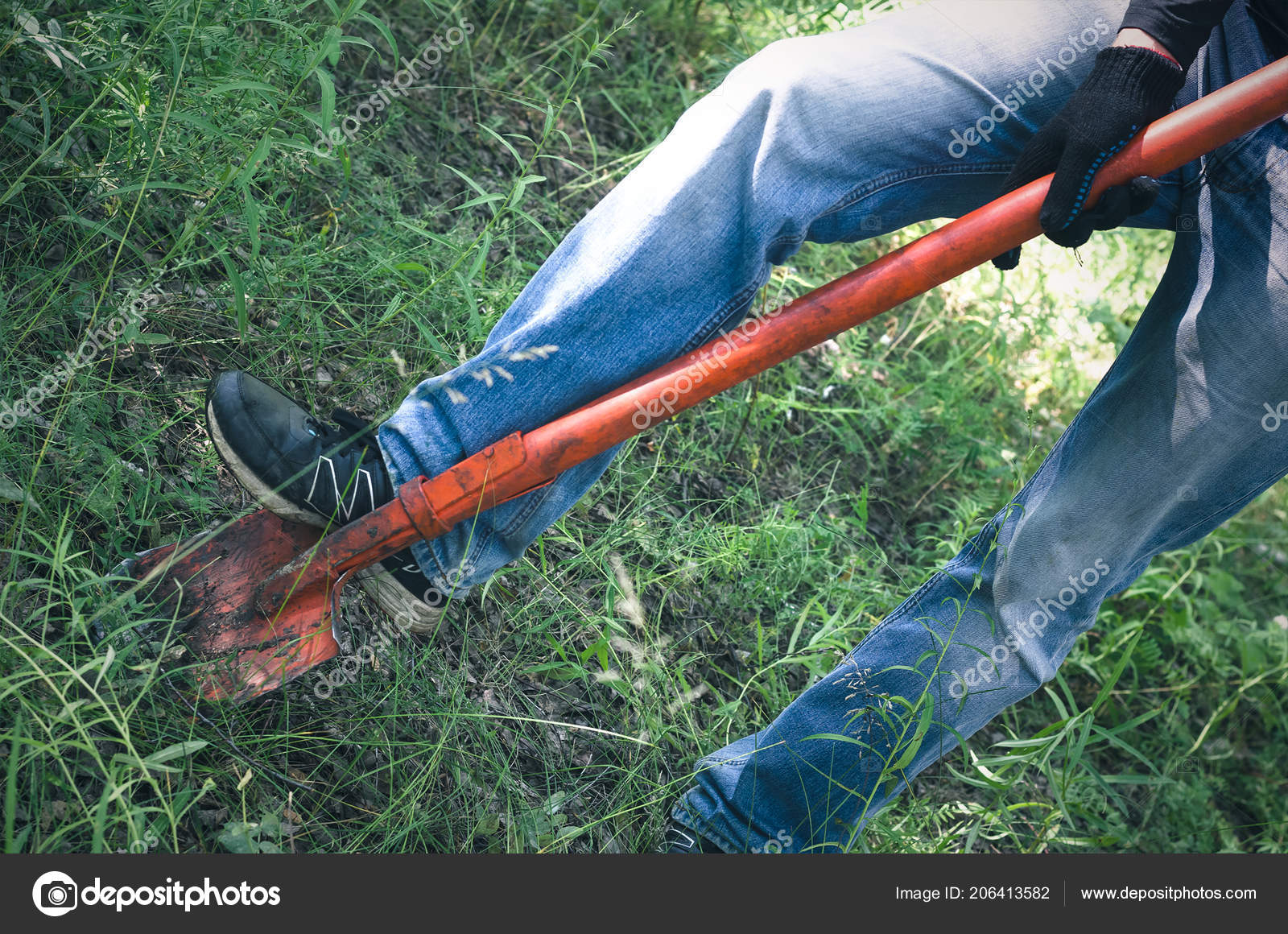 Man Digging Treasure Chest His Shovel Treasure Hinting Concept ...