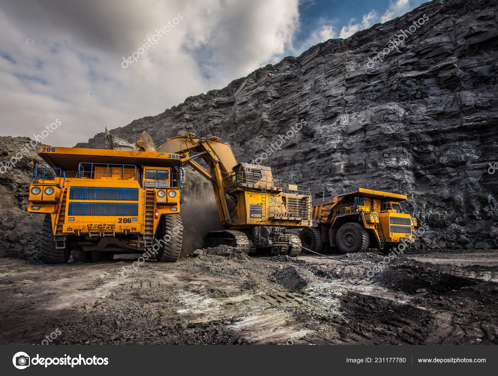 Coal Mining Dump Trucks