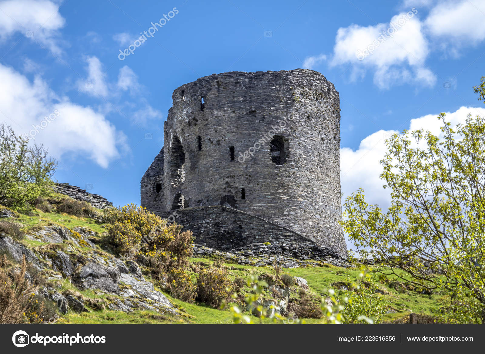 Dolbadarn Castle at Llanberis in Snowdonia National Park in Wales ...